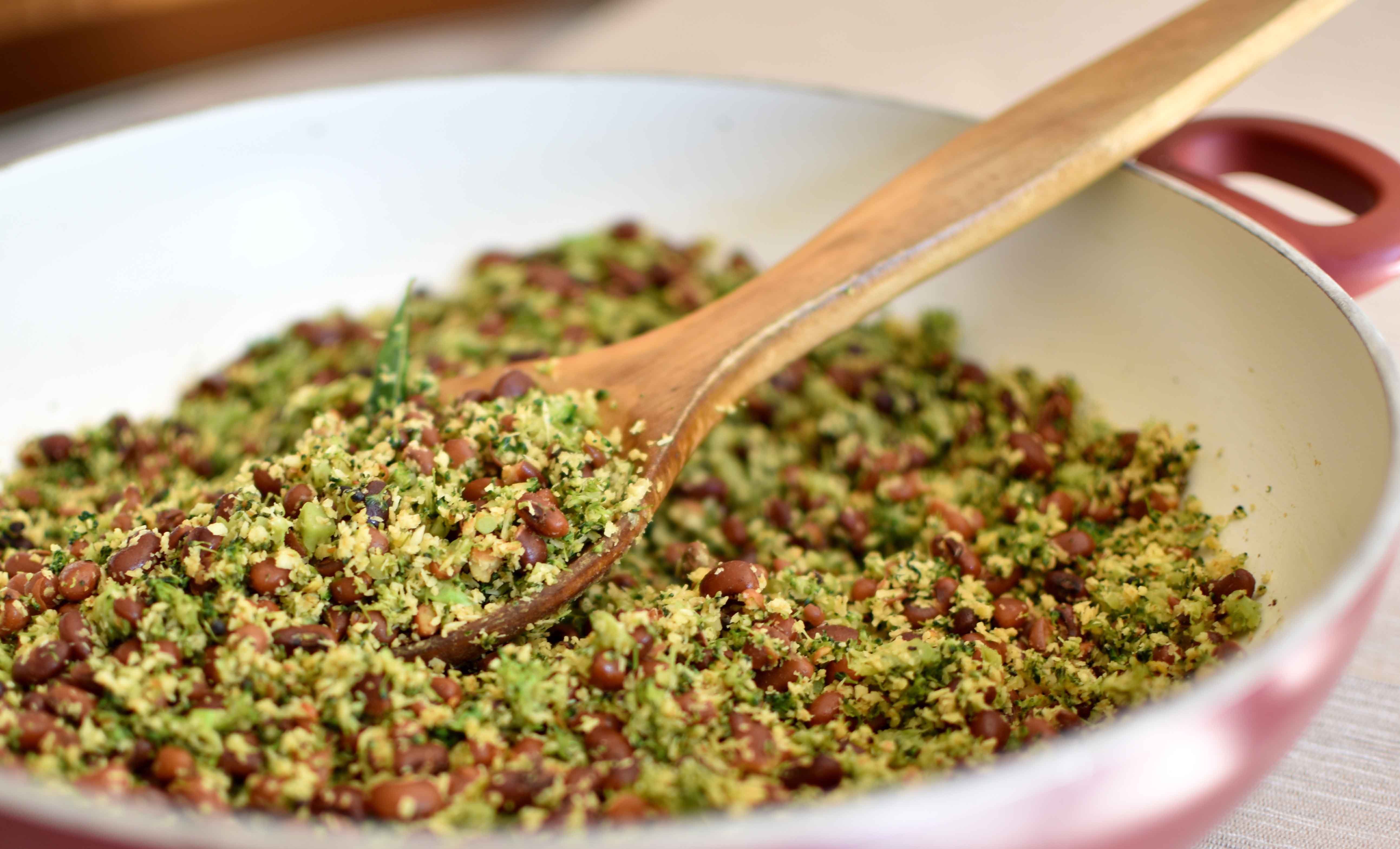 Broccoli Thoran / Broccoli with Red Cowpeas - Pepper Delight